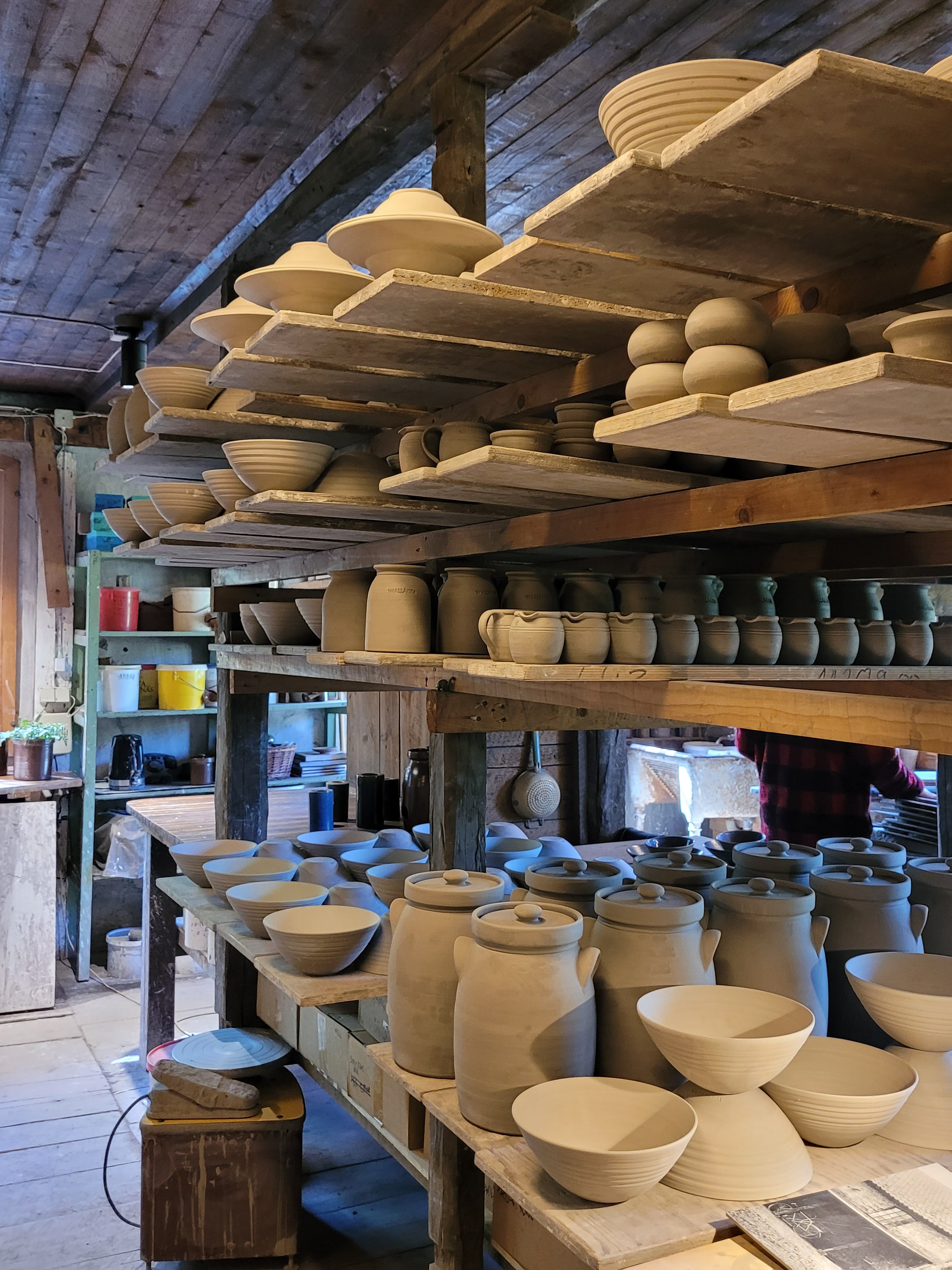 SPF - Seniorerna Utflykt Heagården och Wallåkra stenkärlsfabrik 10 maj